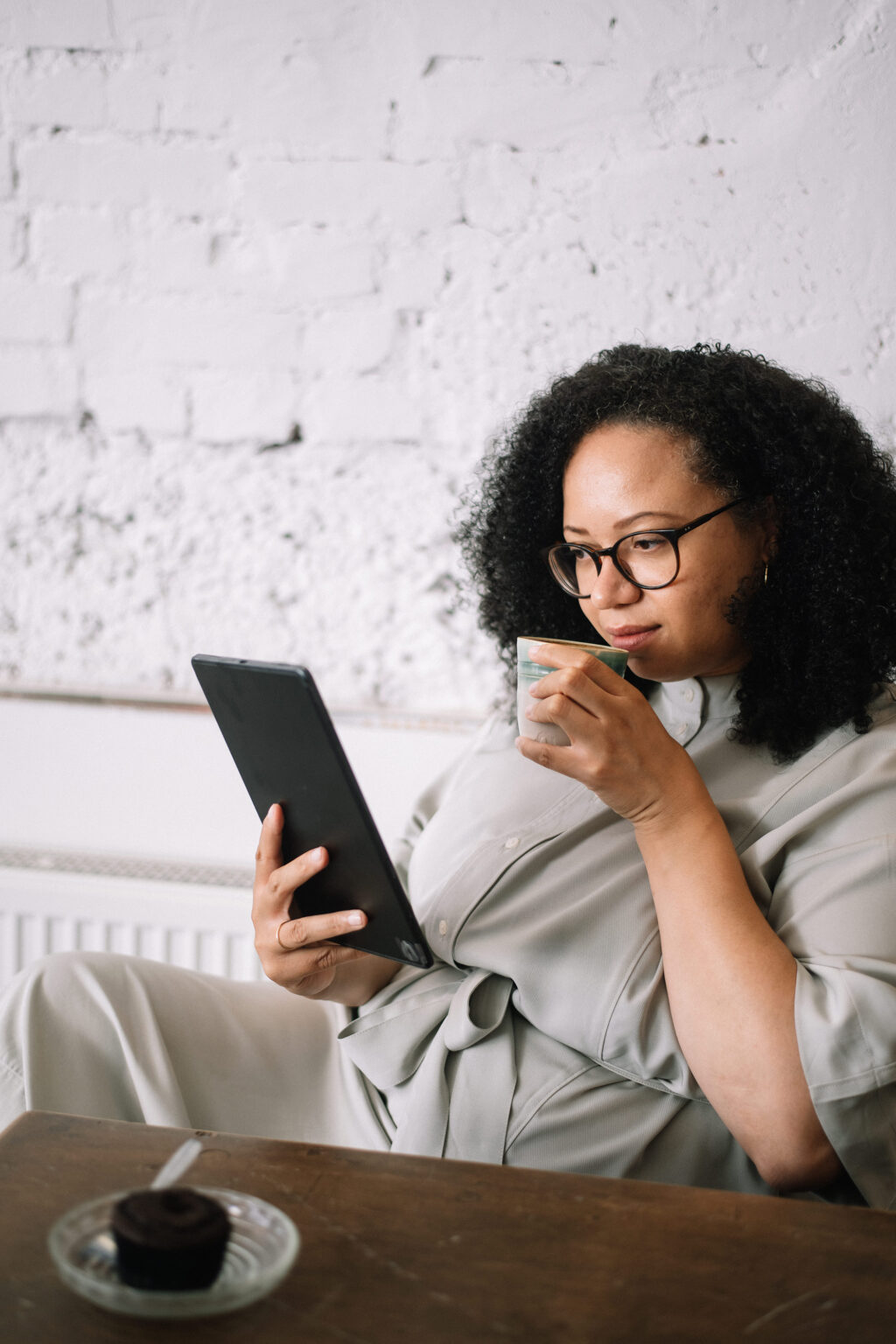 Honeybook vs. Dubsado 2025 Review: Which CRM Is The Best?